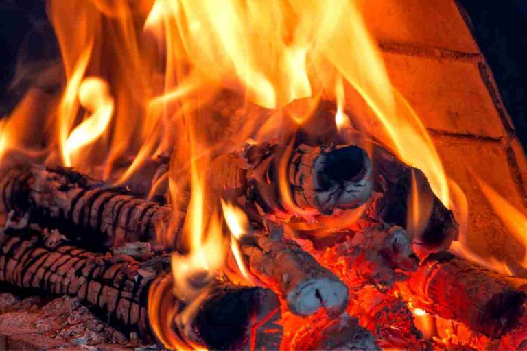 Legna da ardere, scegli la convenienza: quanto costa e qual è la migliore